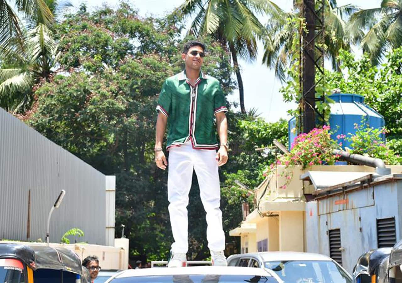 Spiderman Across The Spider Verse Shubman Gill Makes A Dapper Entry At