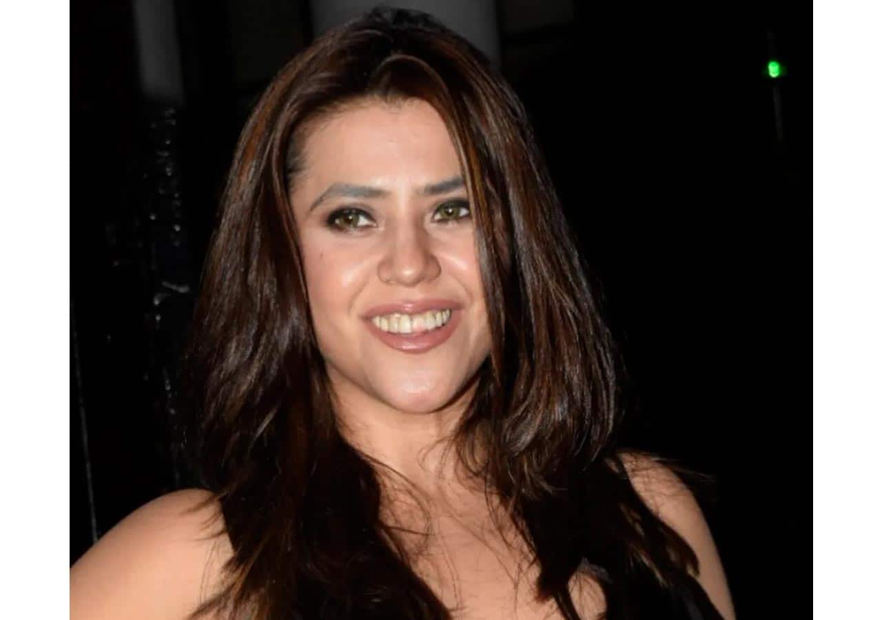 Salman Khan Tabu To Akshaye Khanna know why These Celebs Don't Want To get married - पैसों की ...