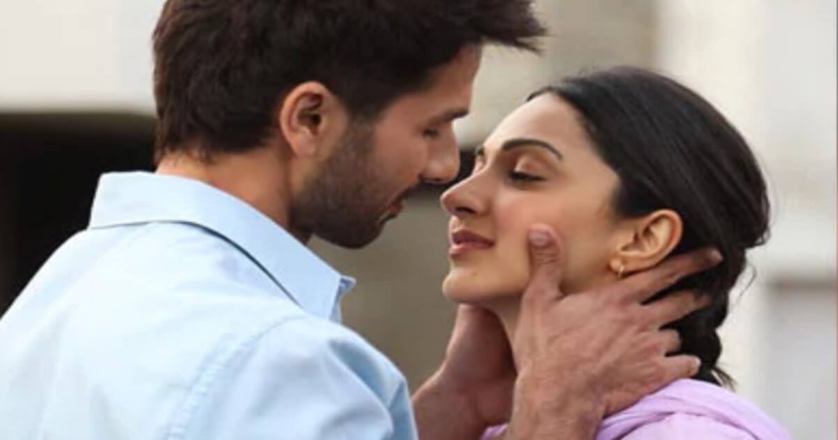 Bollywood stars who have shot for passionate lip locks onscreen leaving ...