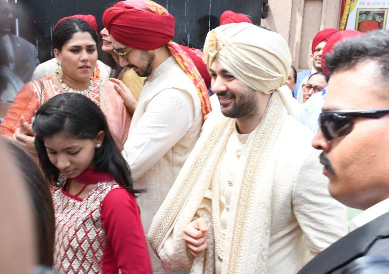Karan Deol-Drisha Acharya wedding: Dulha arrives on Godhi; Sunny Deol, Abhay Deol and others ...