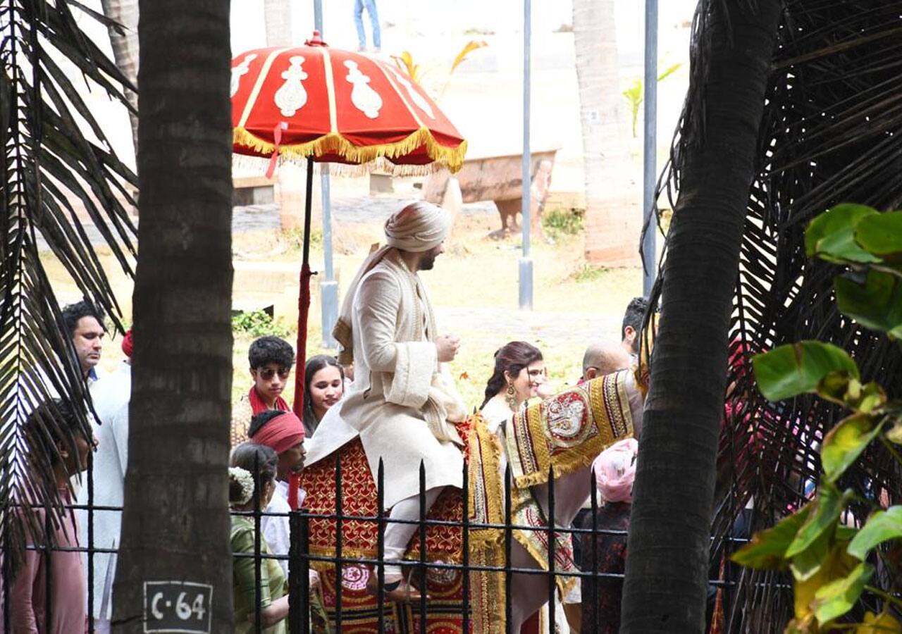 Karan Deol-Drisha Acharya wedding: Dulha arrives on Godhi; Sunny Deol ...