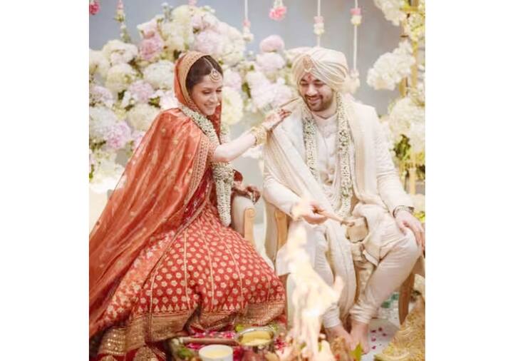 Sunny Deol's wife Pooja Deol makes a stunning appearance at Karan Deol ...