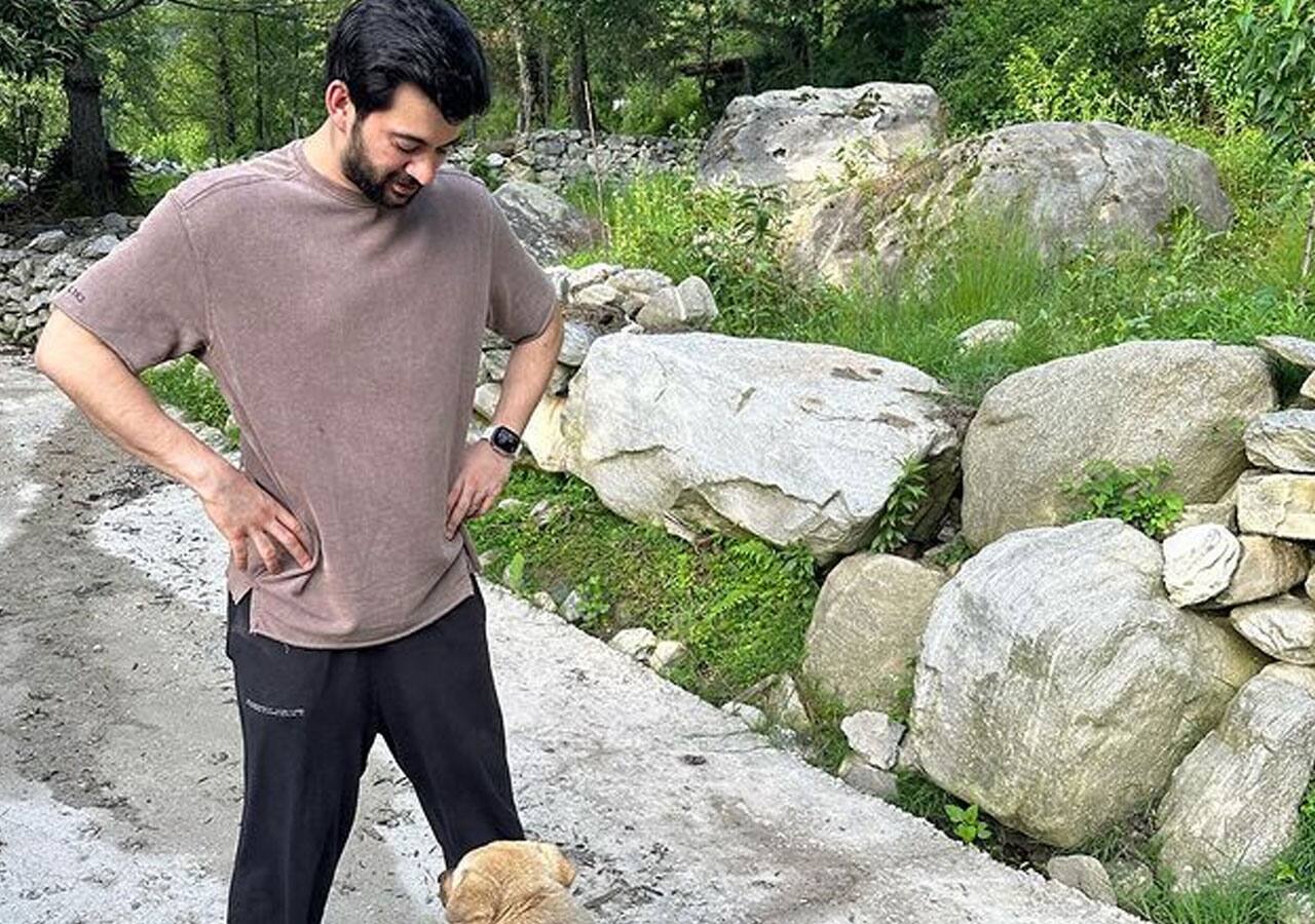 Amid Dharmendra apologising to Hema Malini, Esha, Ahana; Karan Deol ...