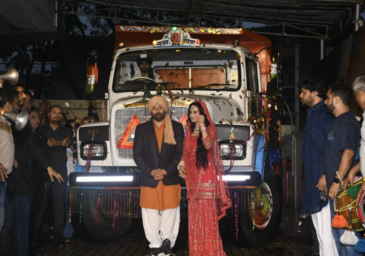 Gadar 2 Trailer launch event: Sunny Deol, Ameesha Patel make a smashing entry as Tara Singh and ...