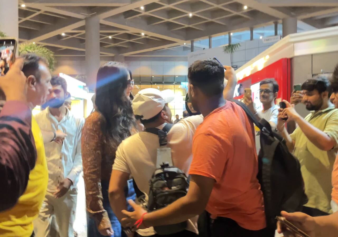 Tiger 3 beauty Katrina Kaif gets mobbed at airport; here's how she won ...