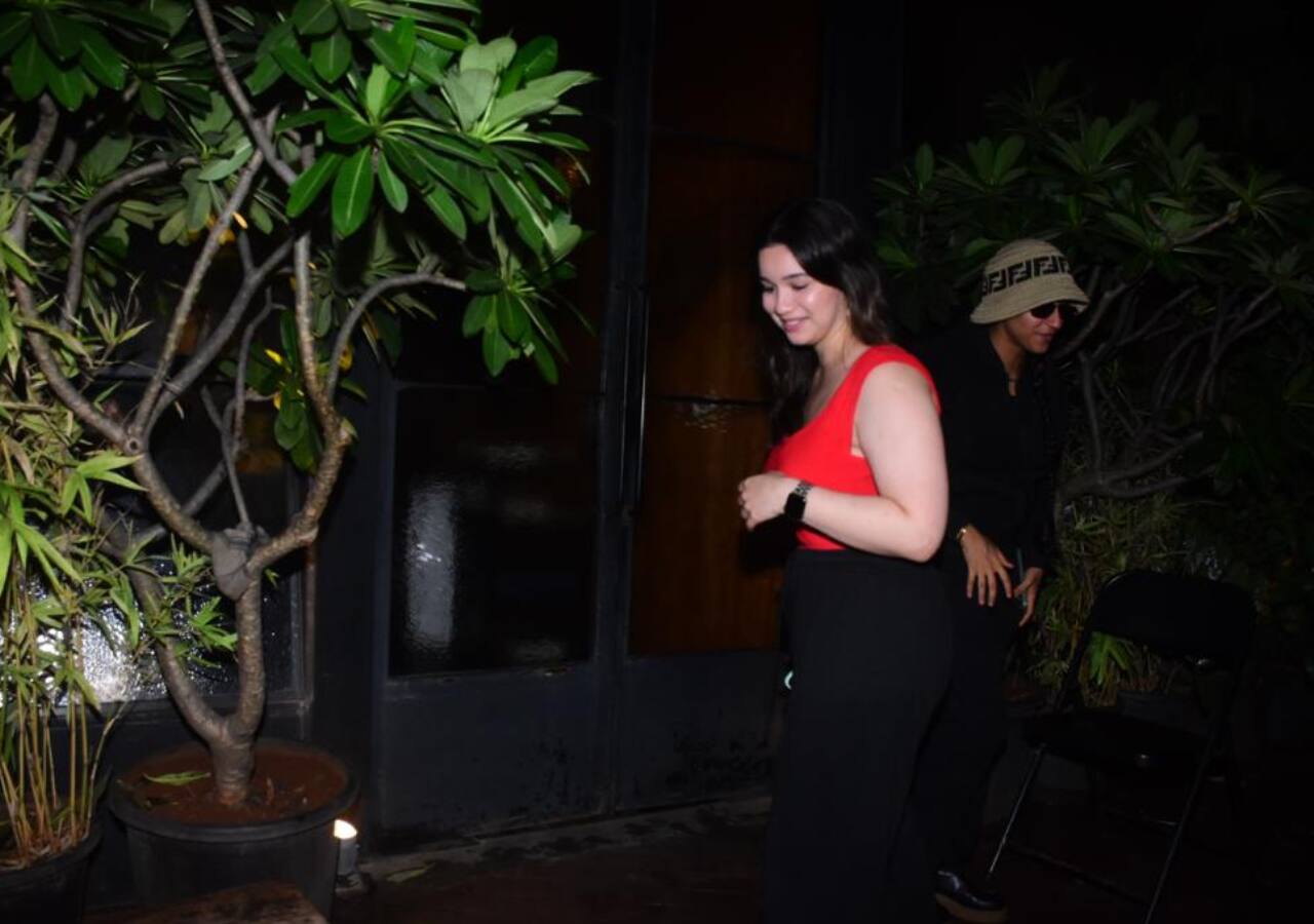 Sara Tendulkar flaunts her pretty curves in red top and black pants as ...