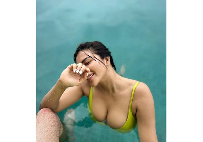 Shama Sikander bikini bold and hot photos went viral, Actress Fail Urfi Javed-Poonam Pandey ...