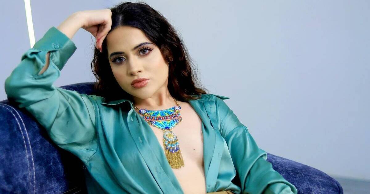 Urfi Javed ditches blouse for another bold look in a blue saree