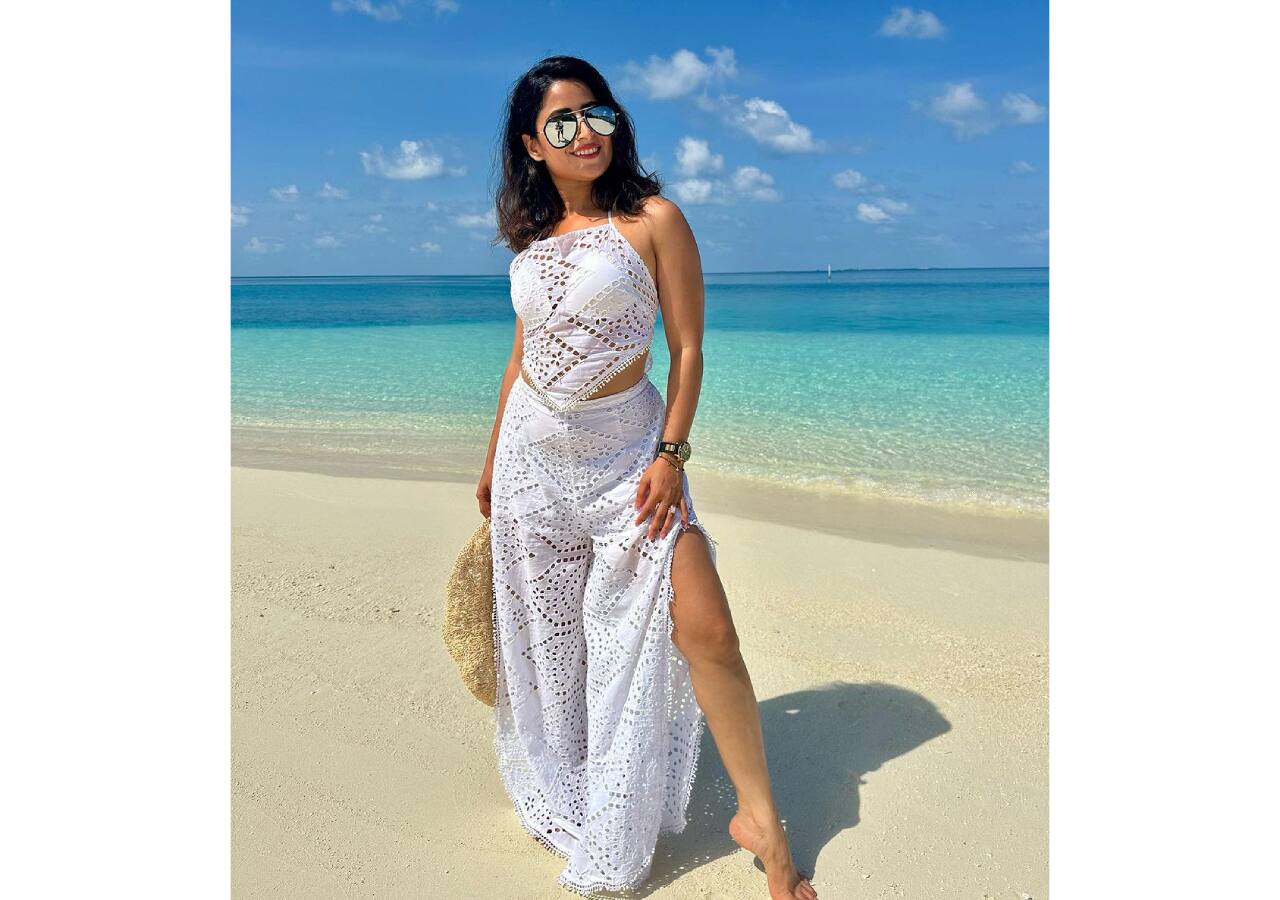 Gum hai kisi ke pyar mein fame Aishwarya sharma looking super bold in ...