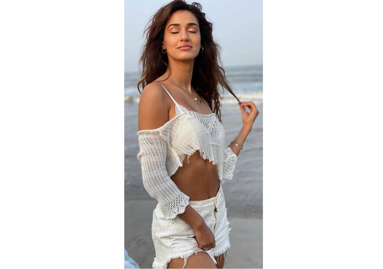 Disha Patani turns up the heat in red HOT bikini and fans are melting [View Pics]