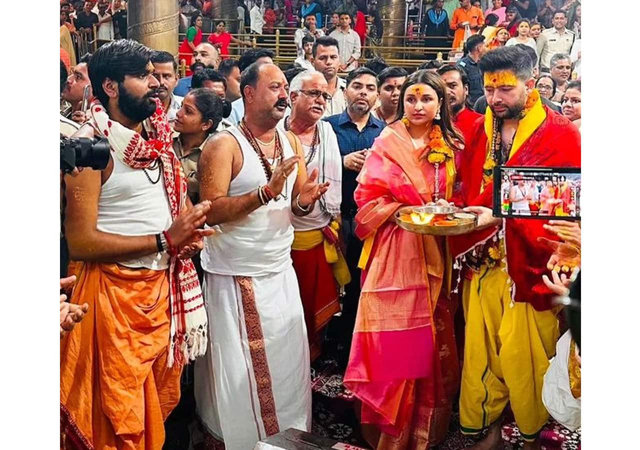 Parineeti Chopra, Raghav Chadha perform pooja at Mahakaleshwar temple ...