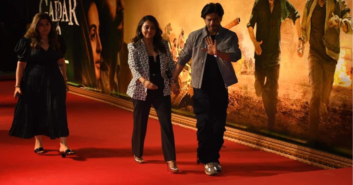 Jawan star Shah Rukh Khan treats his wife Gauri Khan like a queen, here ... Jawan star Shah Rukh Khan treats his wife Gauri Khan like a queen, here ...