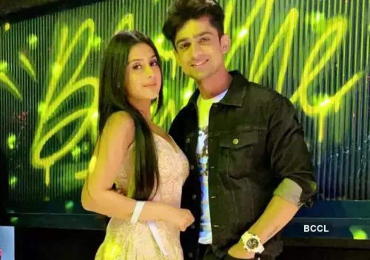 Bigg Boss 17: Abhishek Kumar gets possessive seeing Isha Malviya with ... Bigg Boss 17: Abhishek Kumar gets possessive seeing Isha Malviya with ...