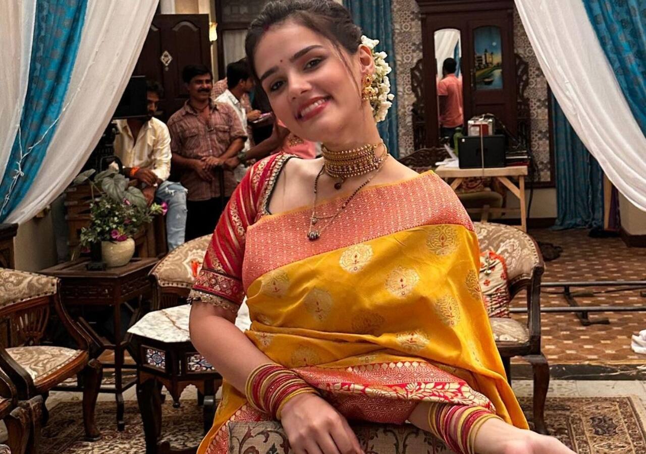 Nishi Saxena Rupali Ganguly fun on the sets of Anupamaa - रुपाली गांगुली-निशी सक्सेना की सेट की ...