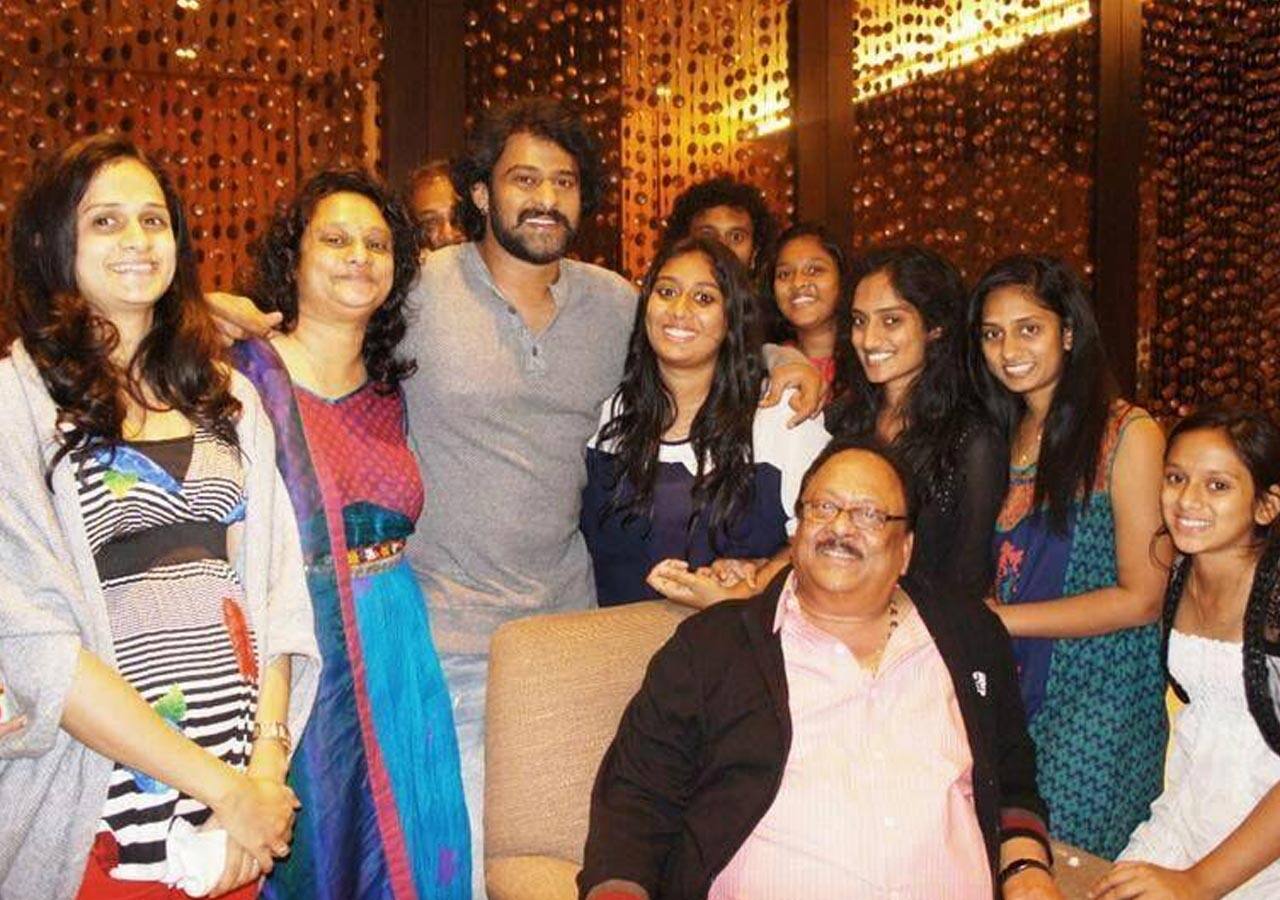 Prabhas' unseen pictures with his family that prove he holds his loved ...