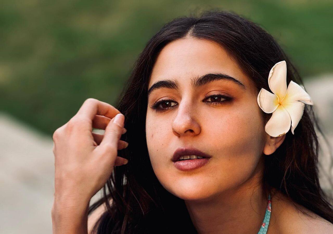 Sara Ali Khan flaunts her toned abs and legs in a blue bikini; sets ...