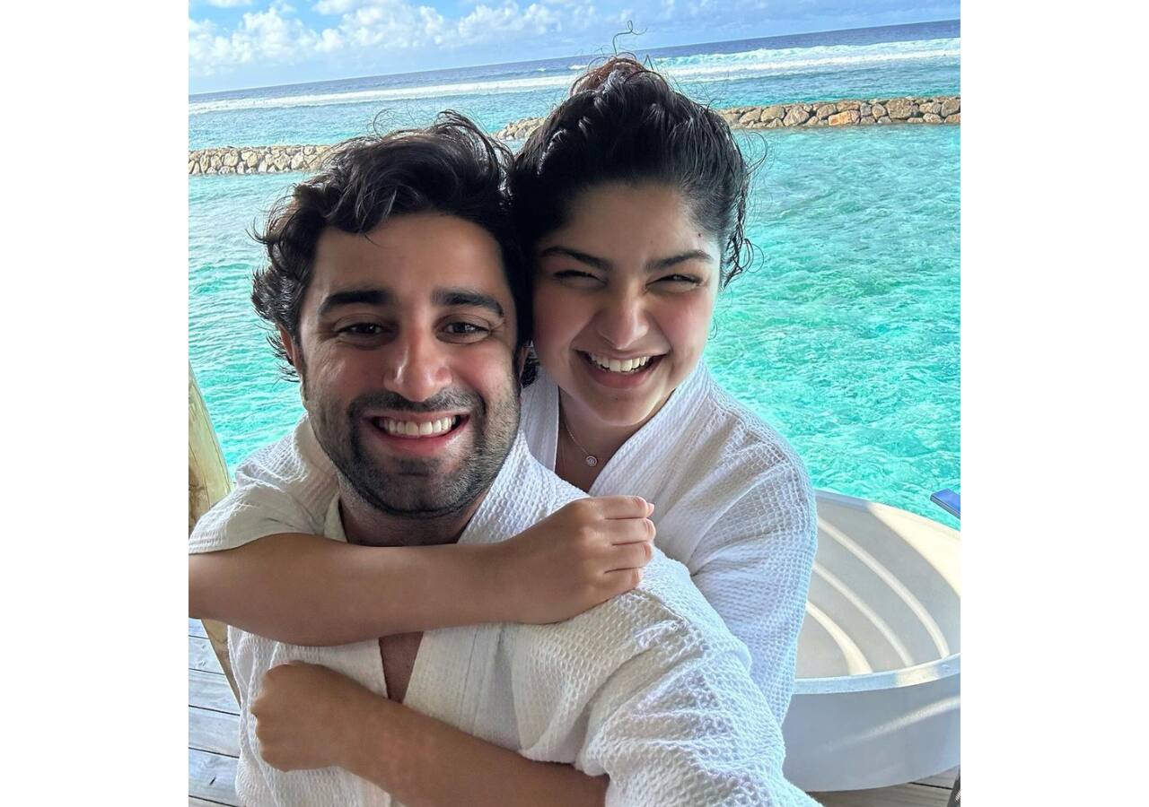 Anshula Kapoor became romantic on boyfriend Rohan Thakkar's birthday, shared photos while ...