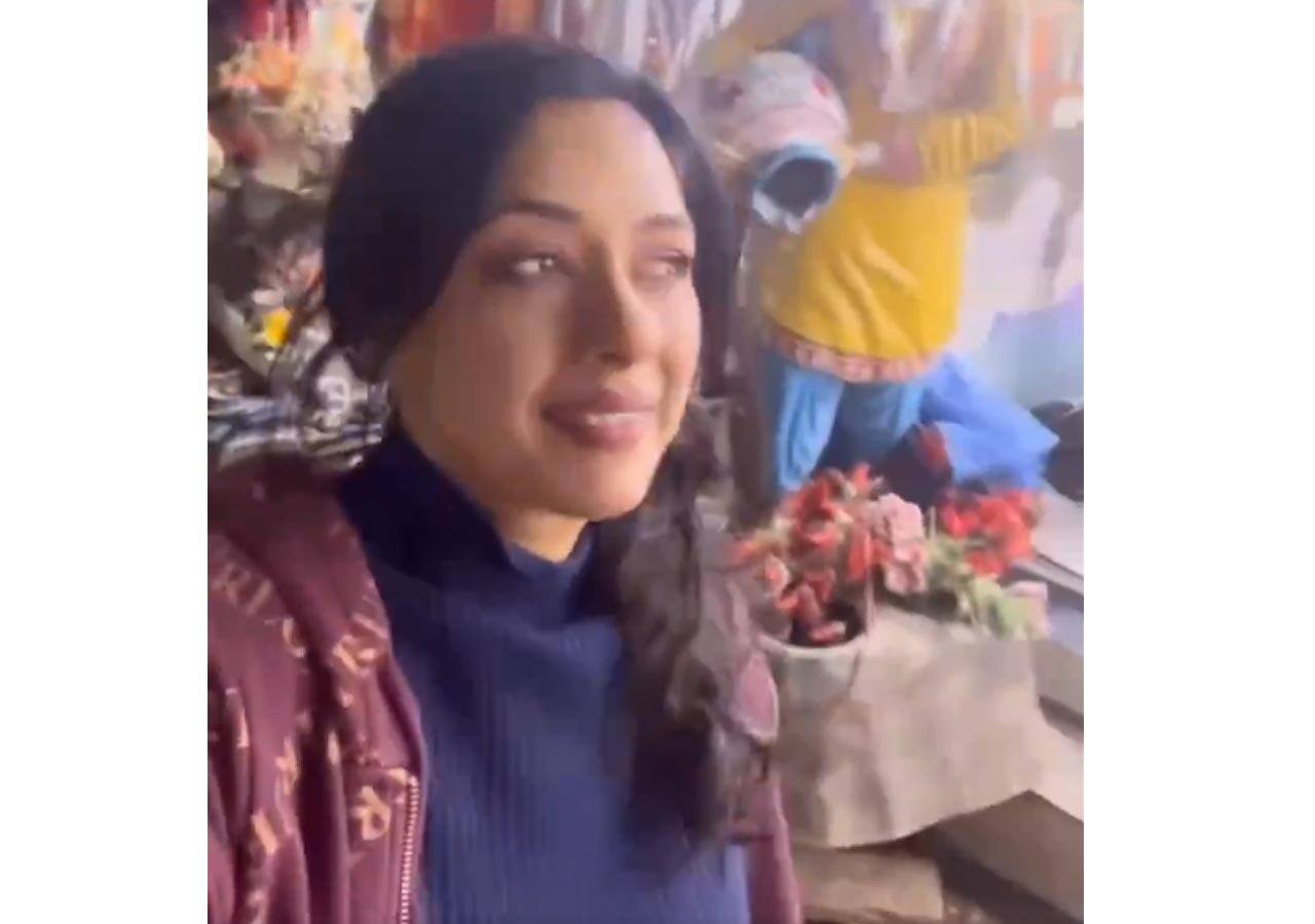 Rupali Ganguly visiting Vaishno Devi temple - रुपाली गांगुली ने वैष्णों ...