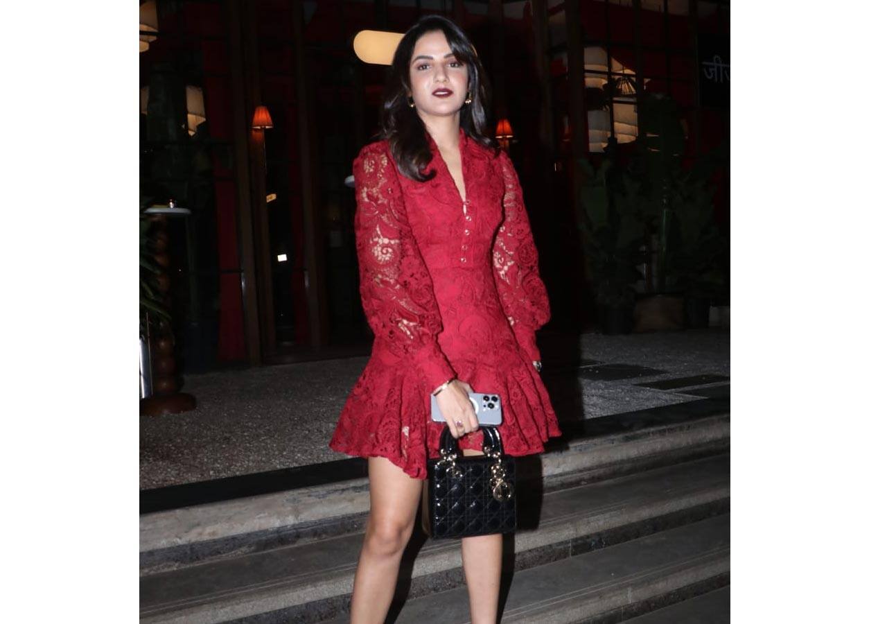 Karishma Tanna's 39th birthday bash with husband Varun Bangera, Jasmin ...