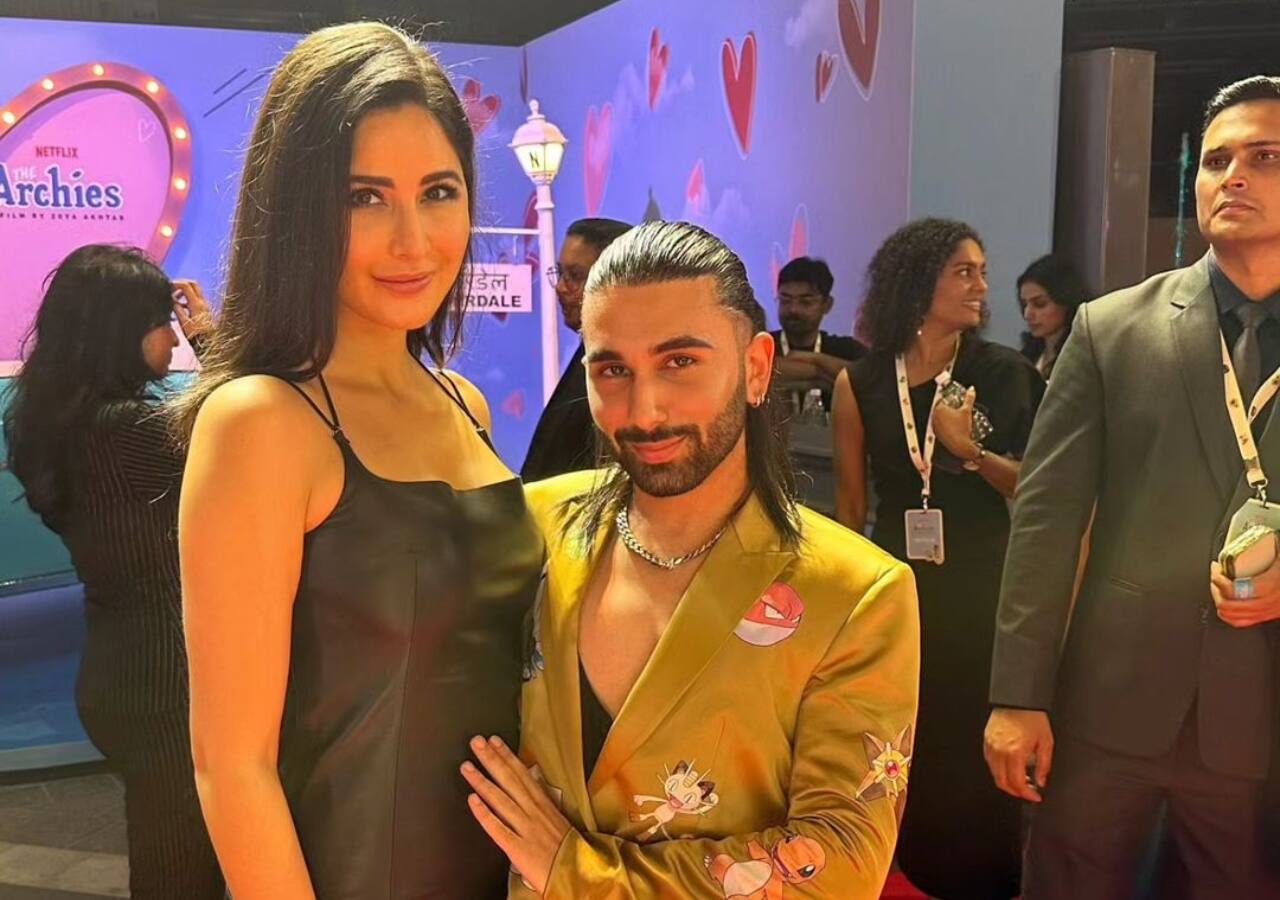 Orry aka Orhan Awatramani posses with Suhana Khan to Janhvi Kapoor ...