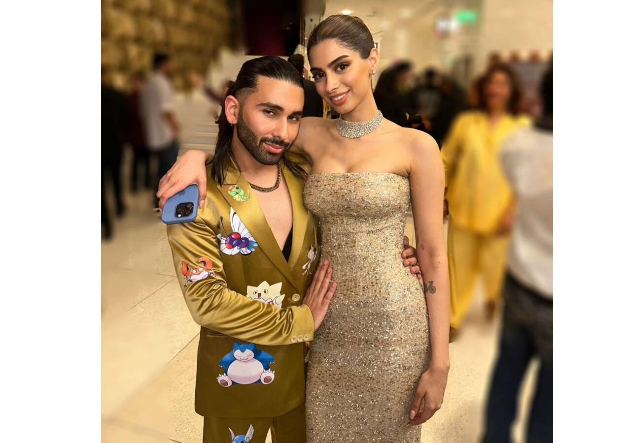 Orry aka Orhan Awatramani posses with Suhana Khan to Janhvi Kapoor ...