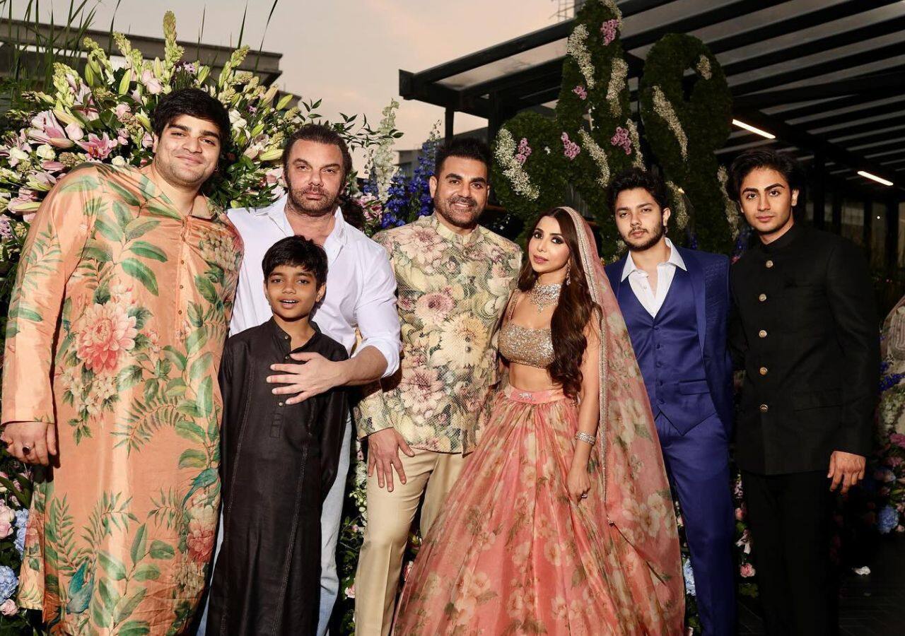 Arbaaz Khan and Sshura khan pose with family members, Photos gone viral : अरबाज खान और शूरा खान ...