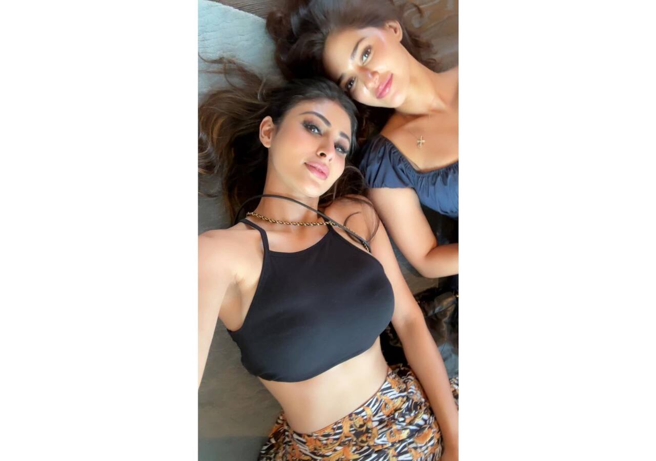 Mouni Roy-Disha Share Bold And Erotic Photos From Bangkok, Views Pics - मौनी रॉय ने दिशा पाटनी ...