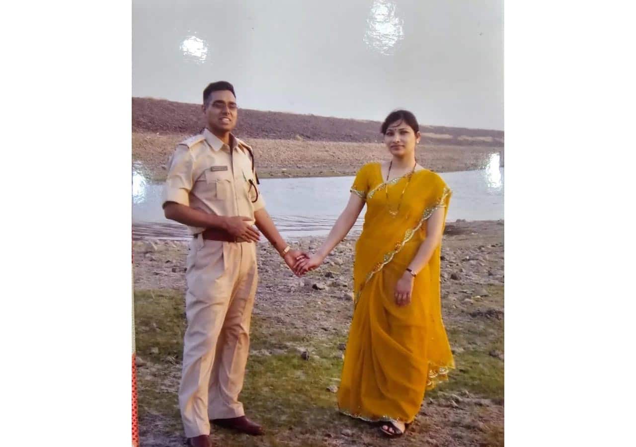 12th Fail: 10 pictures of IPS Manoj Kumar Sharma and Shraddha Joshi ...