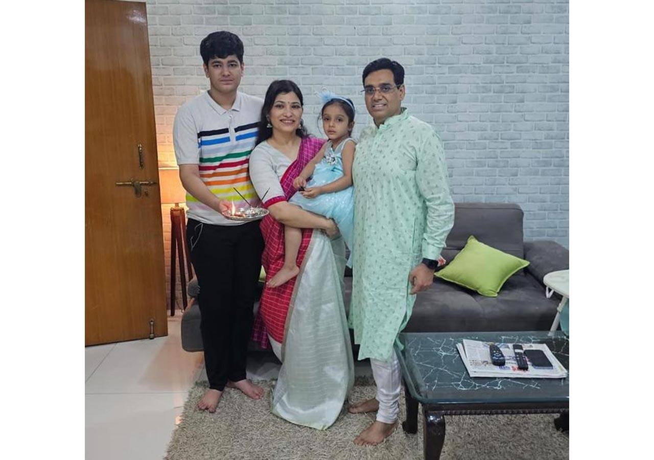 12th Fail: 10 pictures of IPS Manoj Kumar Sharma and Shraddha Joshi ...