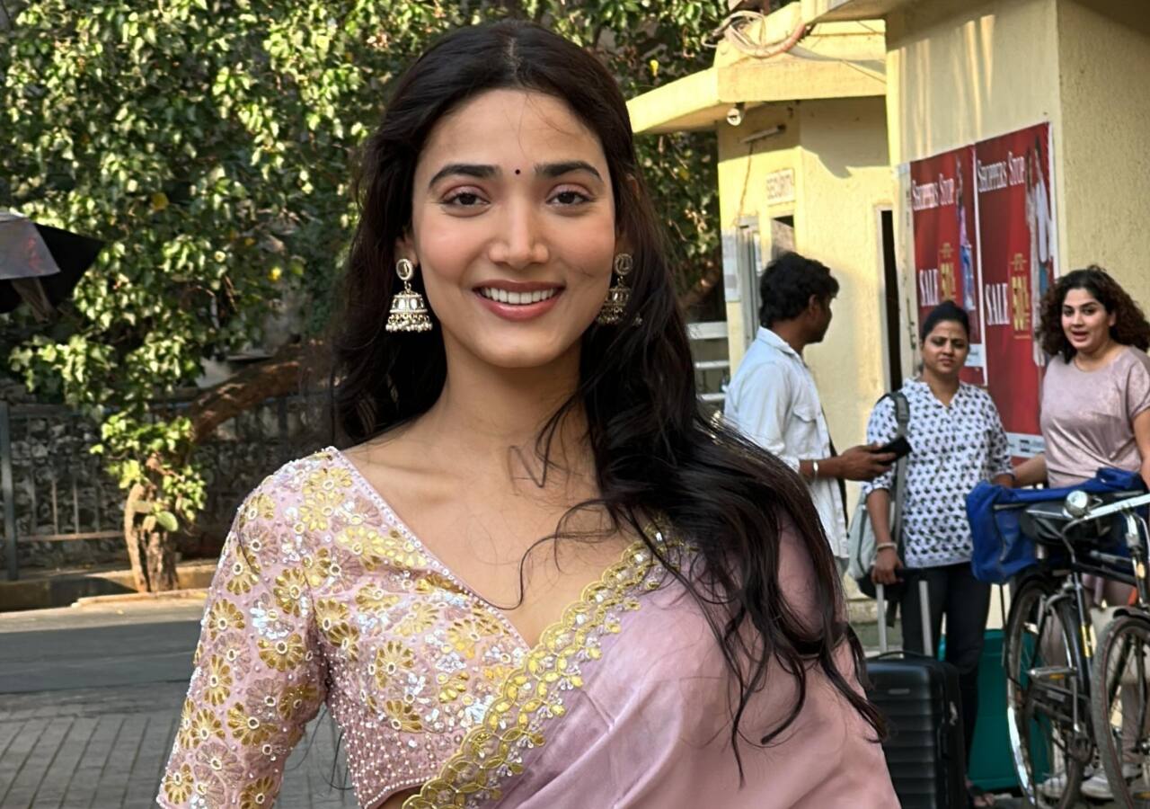 12th fail star Medha Shankr spotted in Mumbai wearing beautiful Saree: 12वीं फेल एक्ट्रेस मेधा ...