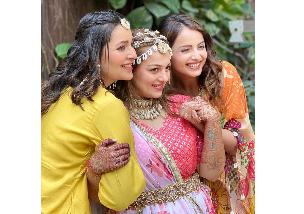 Ishqbaaaz BFFs Surbhi Chandna, Shrenu Parikh and Mansi Srivastava ...