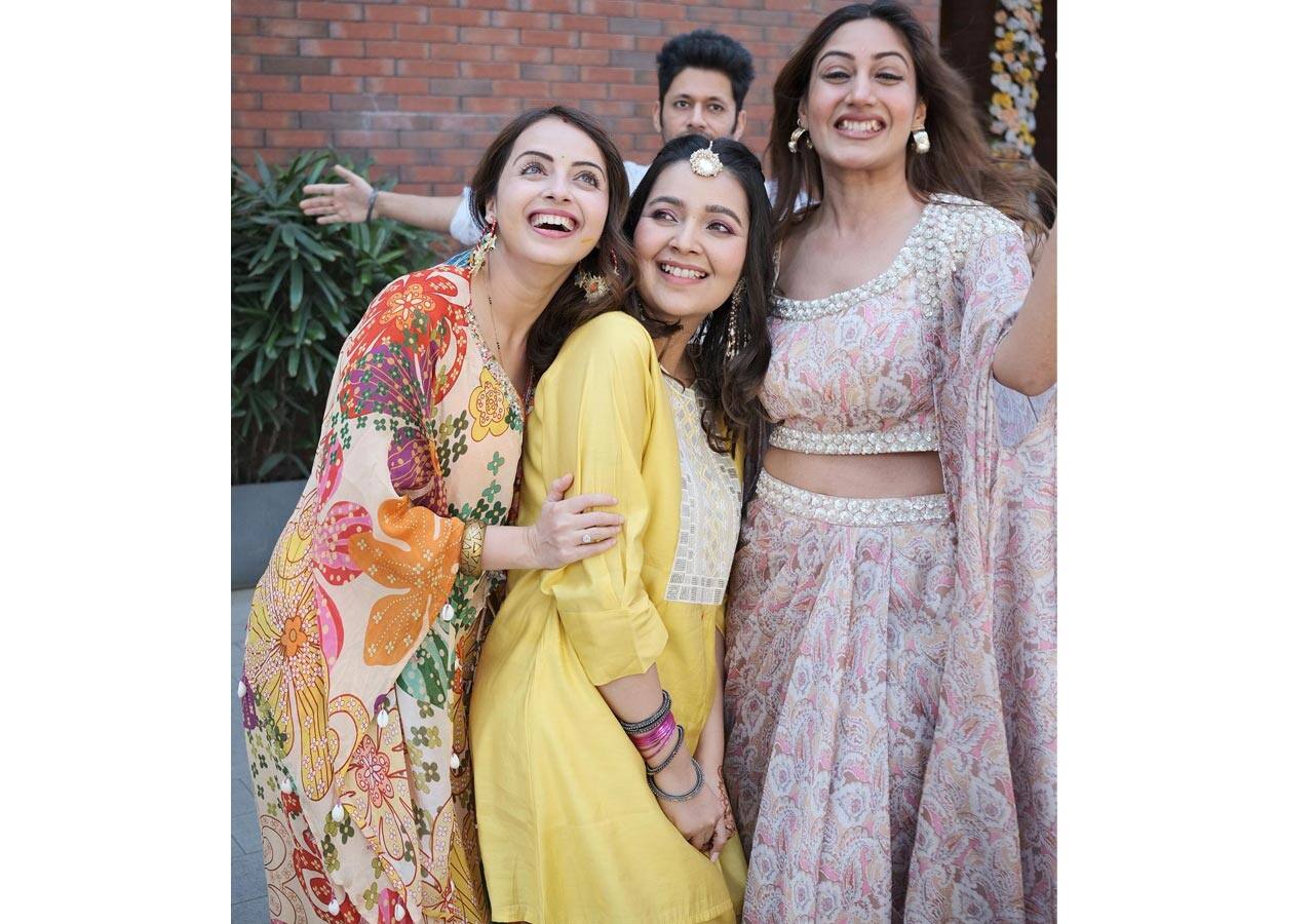 Ishqbaaaz BFFs Surbhi Chandna, Shrenu Parikh and Mansi Srivastava ...