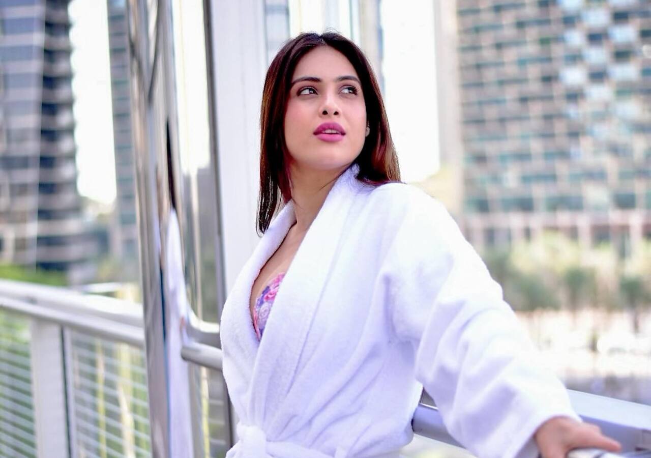 Neha Malik is bolder than sofia ansari and namrata malla- नेहा मलिक ने ...