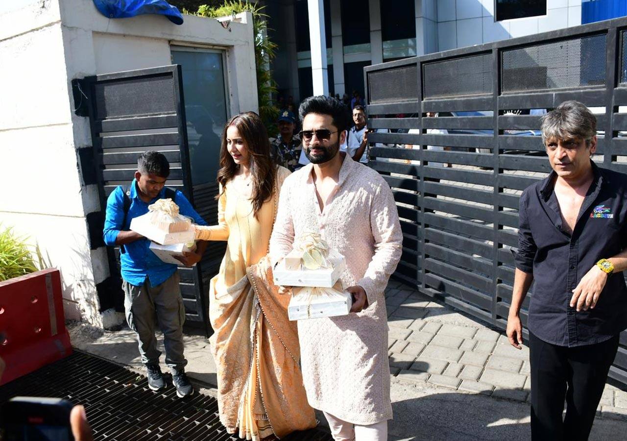 Rakul Preet Singh Flaunts Sindoor And Mangalsutra As She Makes Her