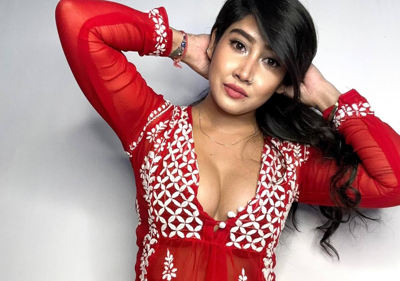 Sofia Ansari is bolder than Sunny Leone Urfi javed view pics- सोफिया अंसारी ने दिखाया बोल्ड ...