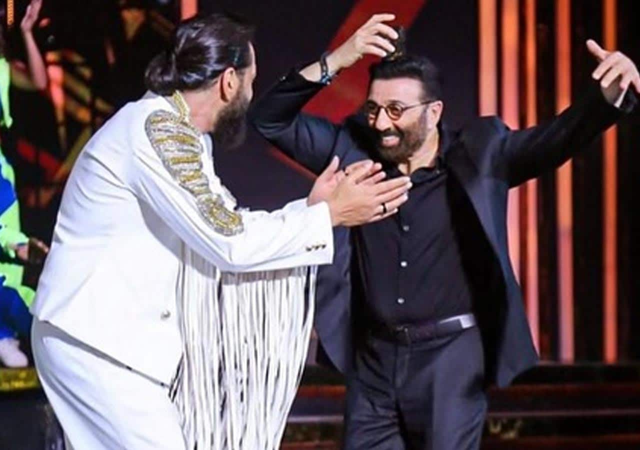 Sunny Deol does ‘Jamal Kudu’ better than Bobby Deol in these unseen ...