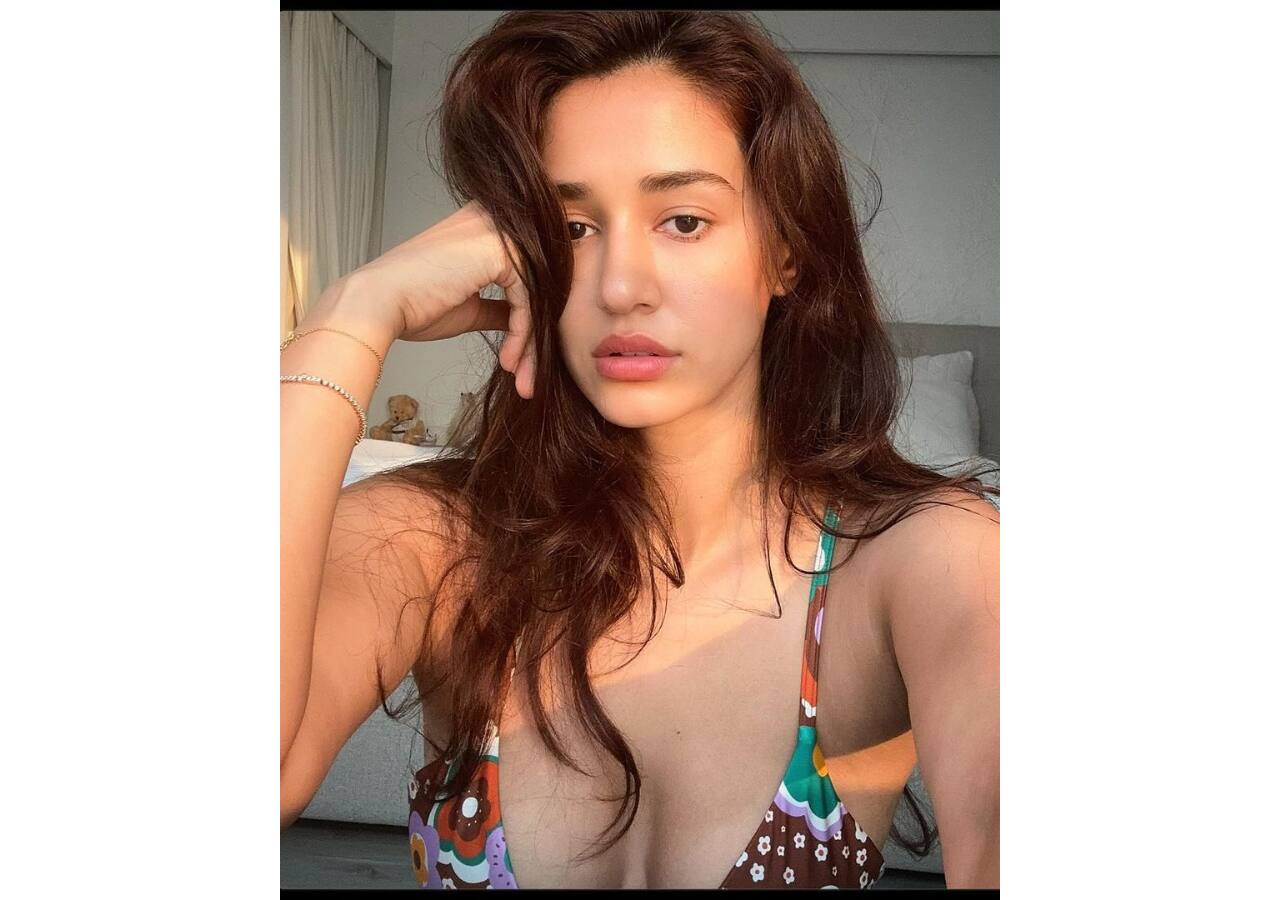 Disha Patani Gave Killer Pose in Bold Bikini Look, View Photos - दिशा पाटनी ने बिकिनी पहन दिए ...