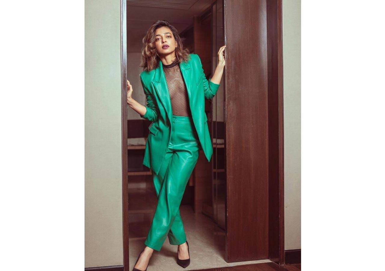 Braless Chic: Steal Blazer Style Tips from Janhvi Kapoor, Esha Gupta ... Braless Chic: Steal Blazer Style Tips from Janhvi Kapoor, Esha Gupta ...