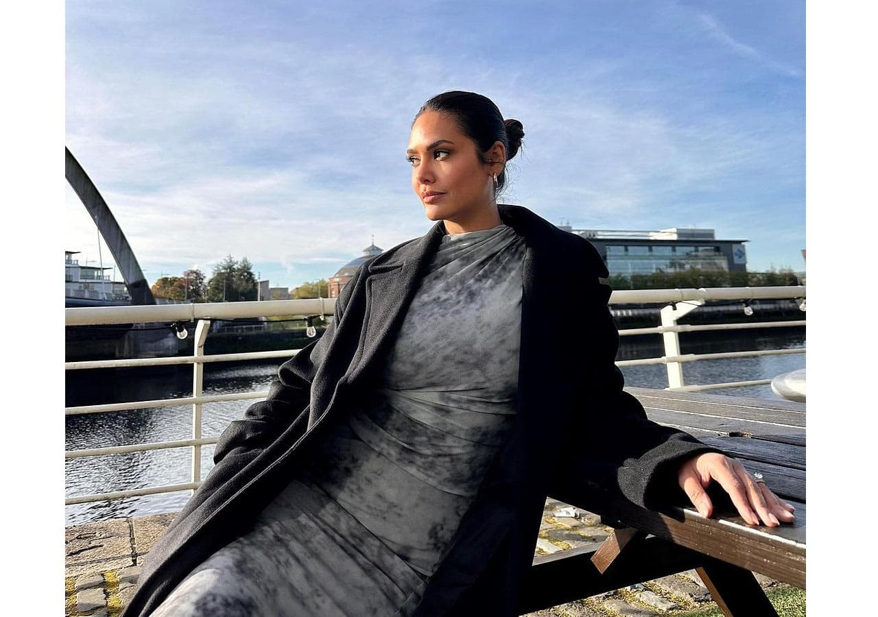 Aashram 4 star Esha Gupta flaunts her curves in body hugging dresses