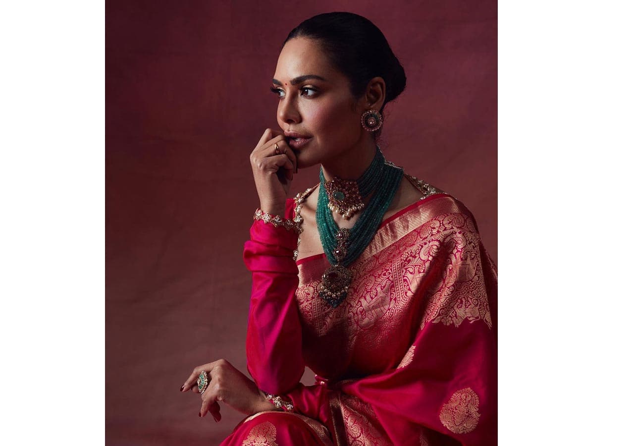 Times when Aashram 4 star Esha Gupta won hearts with her ethnic looks
