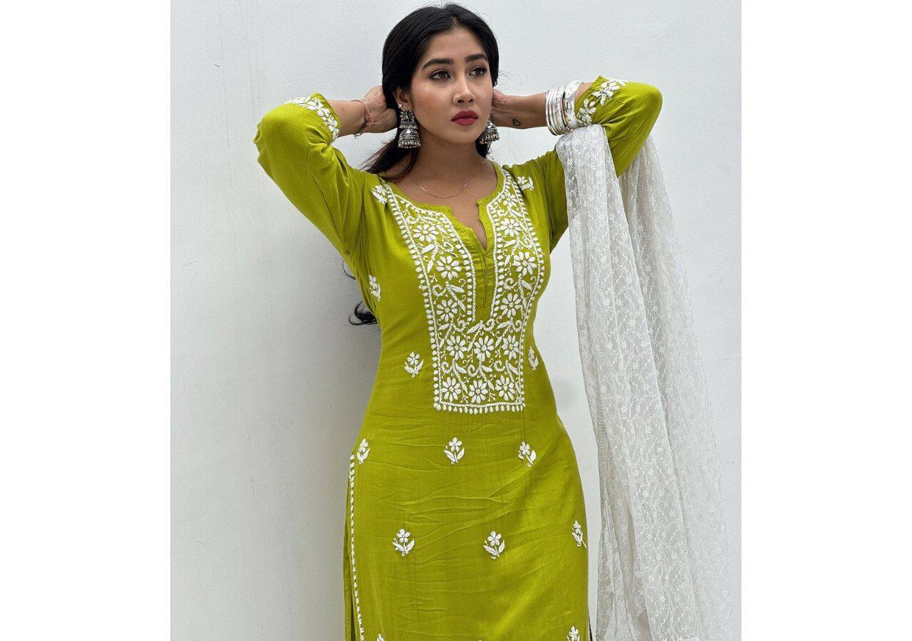 Sofia Ansari salwar suit photos goes viral on social media : सोफिया ...