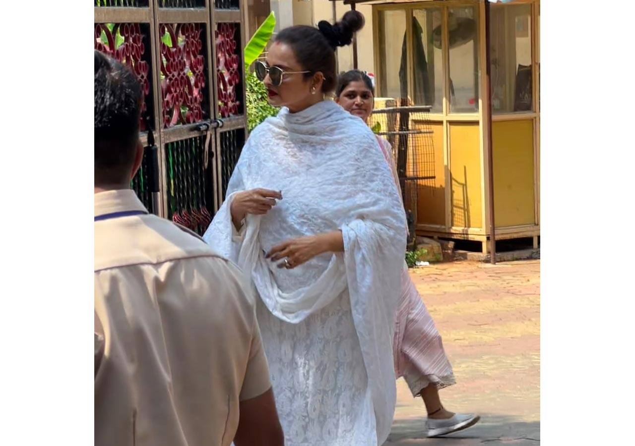 Rekha makes a rare appearance as she steps out to cast vote; flaunts ...