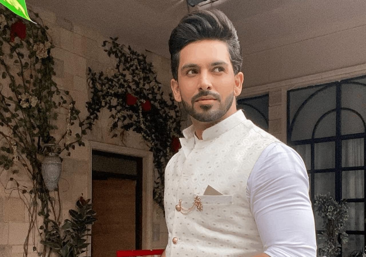 Yeh Rishta Kya Kehlata Hai fame Shehzada Dhami asked to change seat at ...