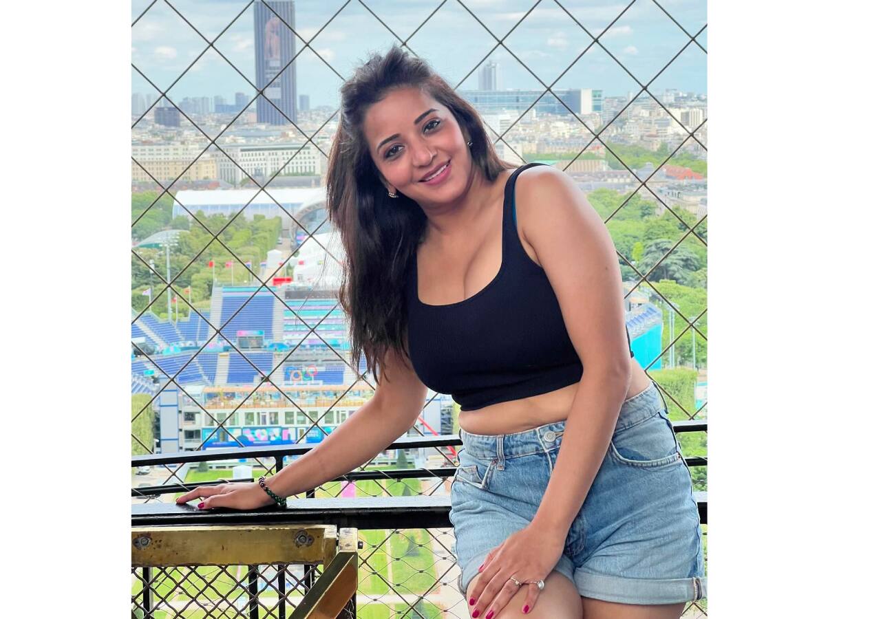 Monalisa Looks Drop Dead Gorgeous In Bathrobe Photoshoot Actress pics viral - श्वेता तिवारी के ...