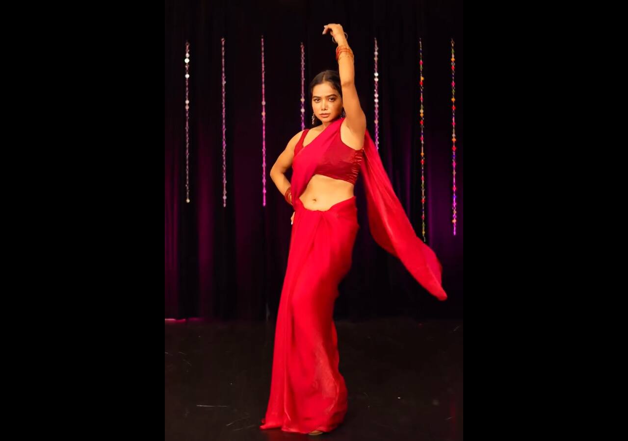 Manisha Rani Look Sensational In Red Saree Photos Viral On Internet ...