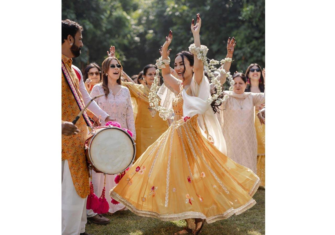 Surbhi Jyoti ties the knot with Sumit Suri, Mouni Roy, Arjit Taneja ...