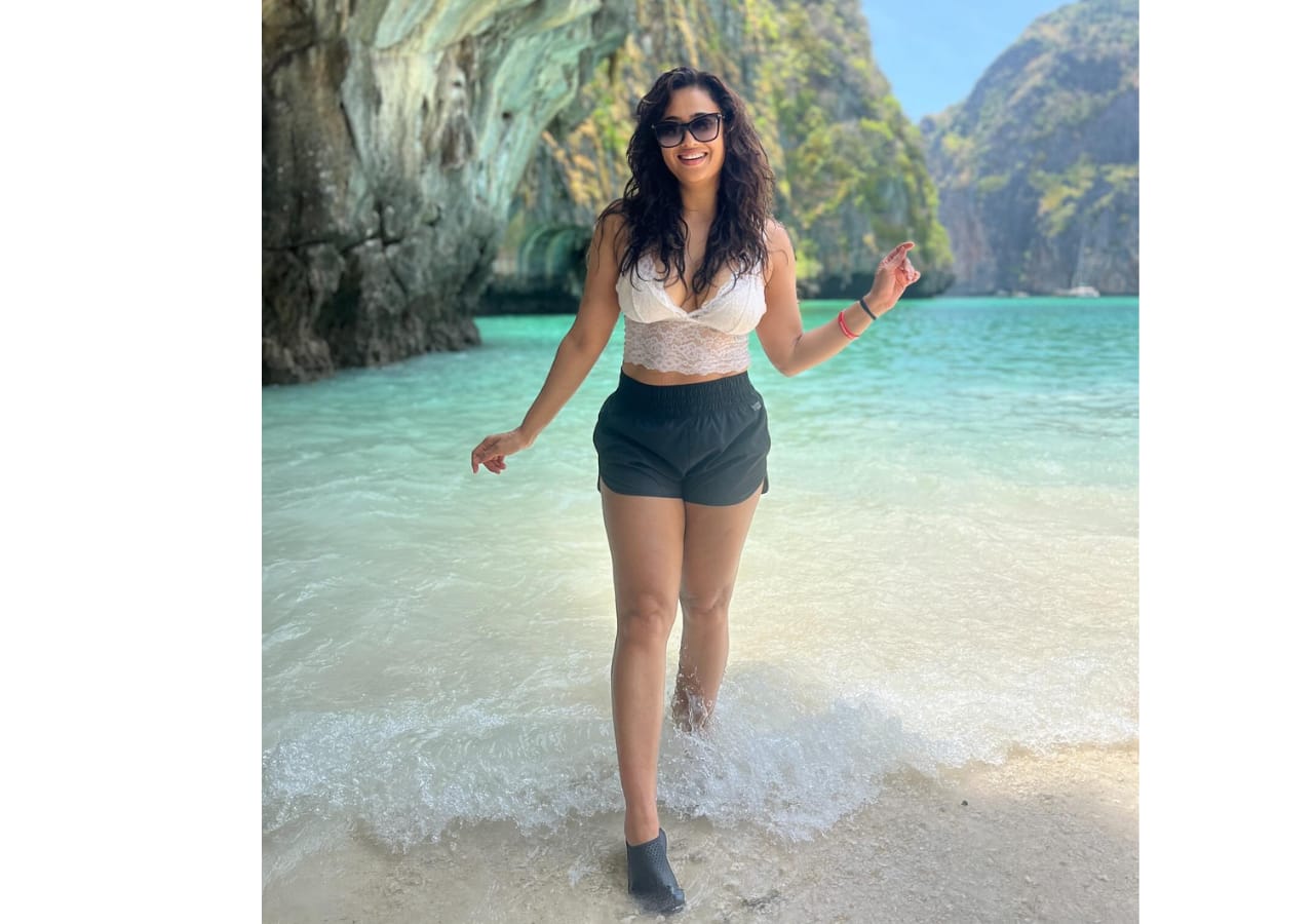 Shweta Tiwari Looks Hot And Bold In Bikini Pics Photos Viral On Internet - Shweta Tiwari ने ...