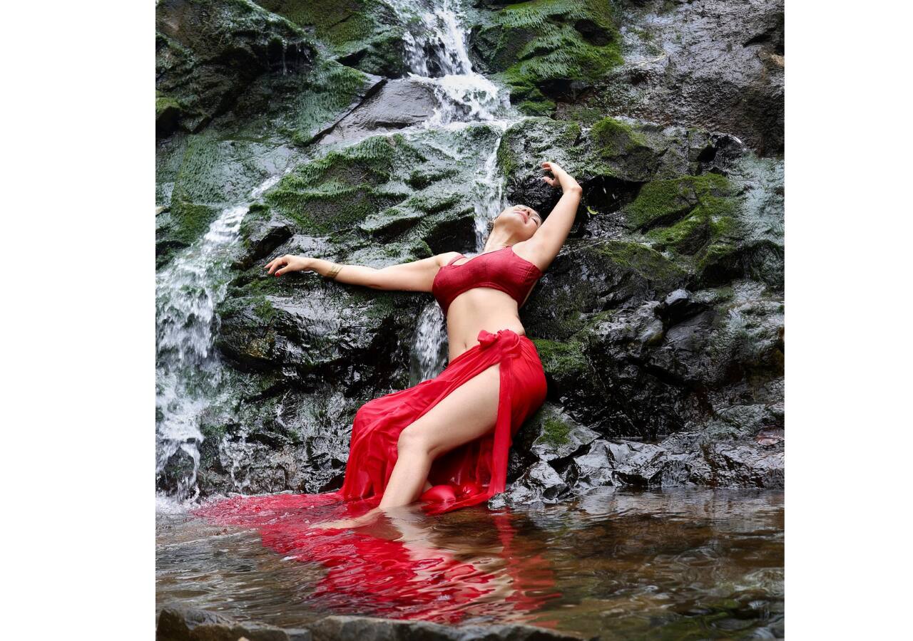 Manjari Fadnis Looks Bold And Sensuous In Read Saree Waterfall Photos Viral On Internet ...