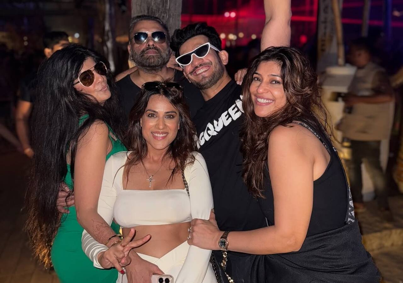 Nia Sharma New Year Party Photos viral on social media - निया शर्मा ने न्यू ईयर फोटोज से हिलाया ...