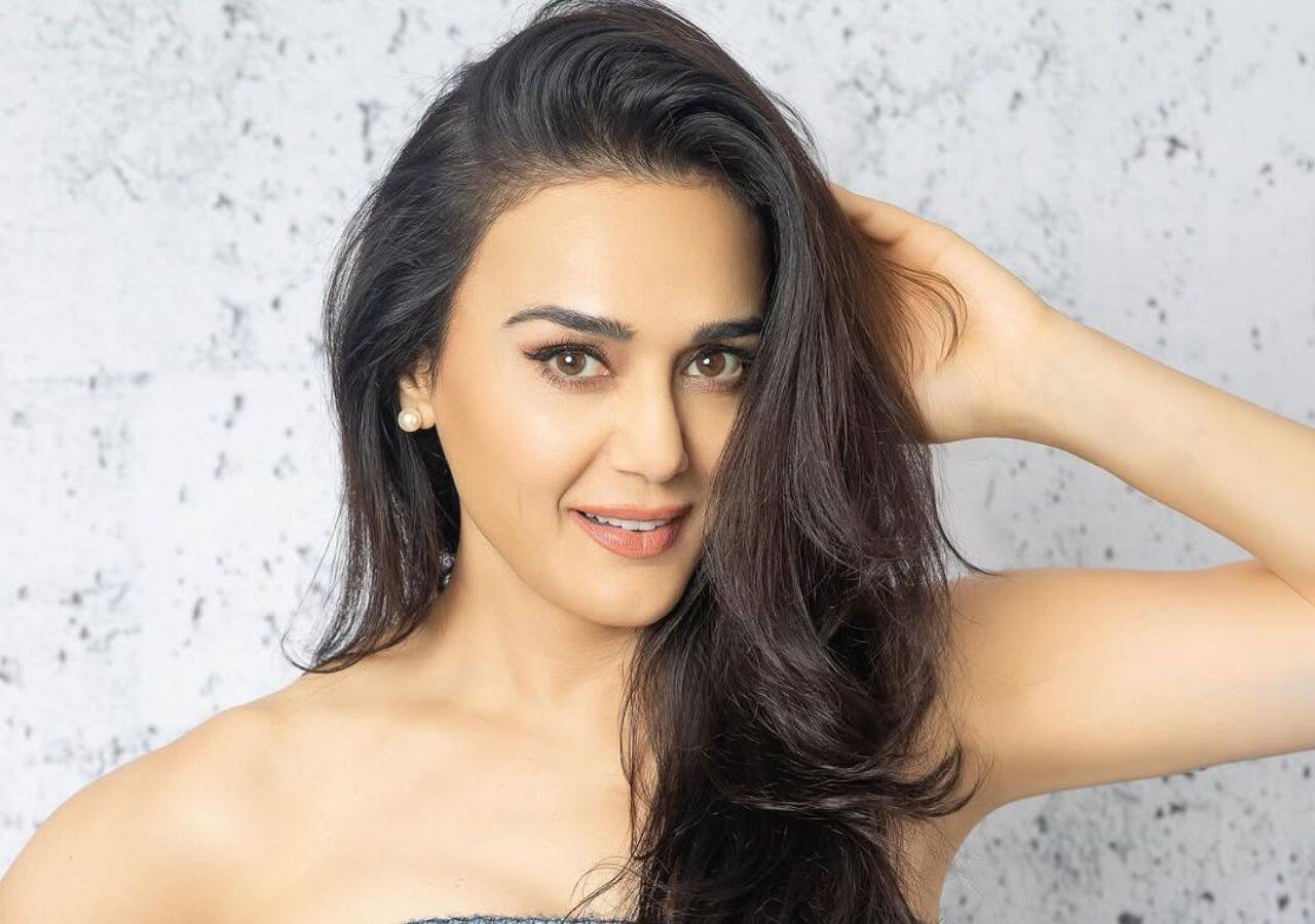 preity zinta made a debut with Shah Rukh Khan, but quits at the peak of ...